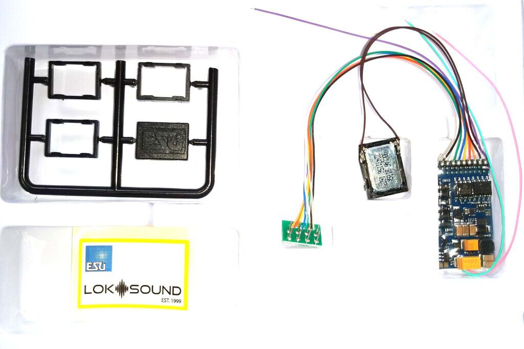 ESU 58410 LokSound 5 DCC / MM / SX / M4 Sounddecoder, 8-pins NEM652, met luidspreker Schaal: 0, H0