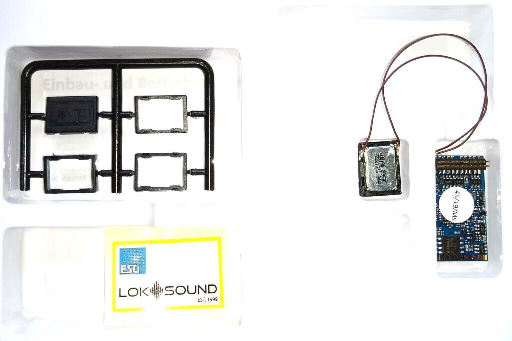 ESU 58412 LokSound 5 DCC / MM / SX / M4 Sounddecoder, Plux22 NEM658, met luidspreker Schaal: 0, H0