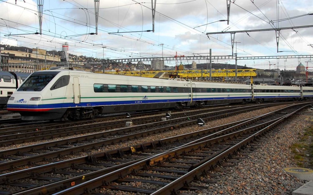 Rivarossi HR3025 Cisalpino, ETR 470 original livery, 5-unit pack ...